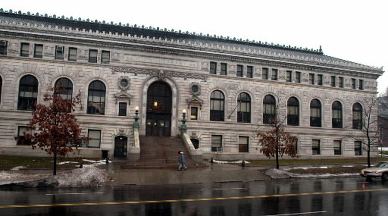 Springfield libraries get $90,000 grant to promote, assist residents ...